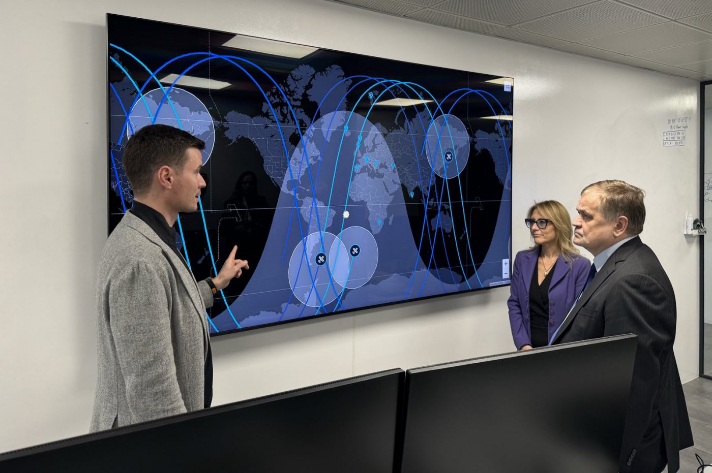 DG of DEFIS and Minister of Innovation and Growth at EnduroSat HQ